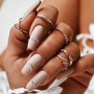 39 Homecoming Nails Designs To Dress Up Your Look